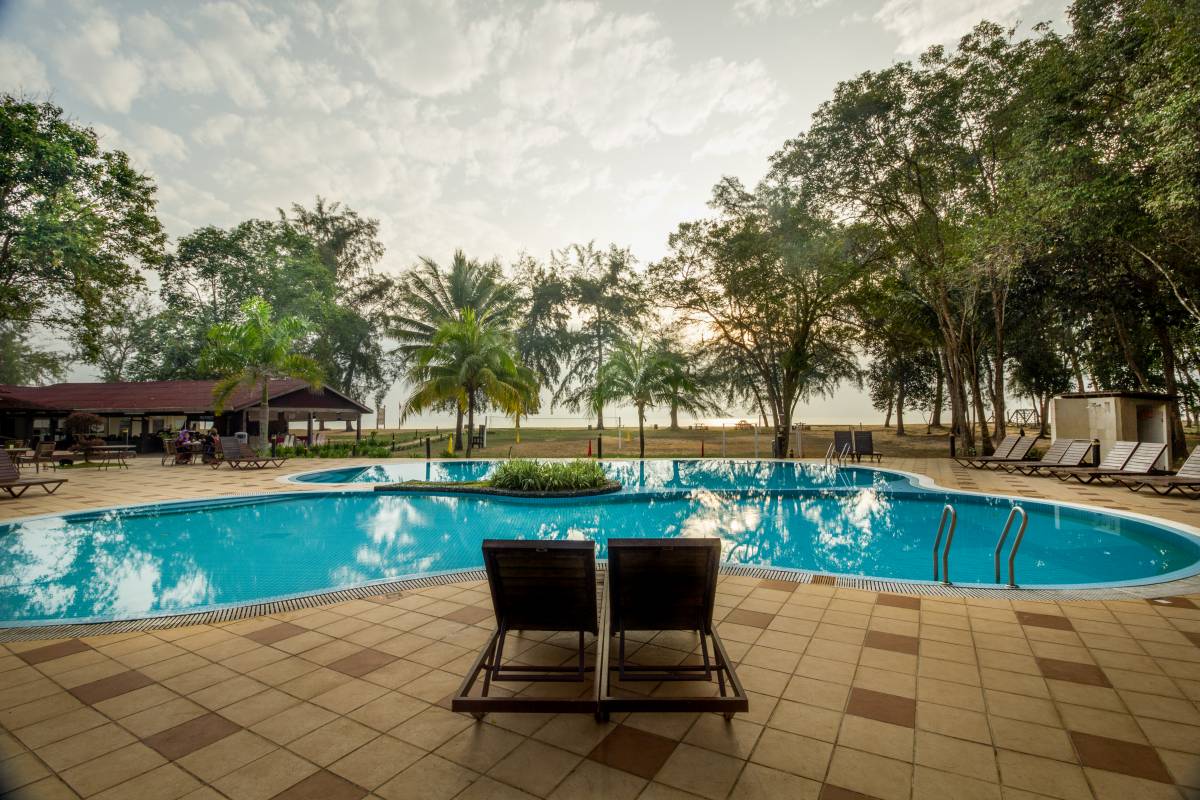 Cherating, Pahang - Gallery Malaysia Hotel - ēRYAbySURIA
